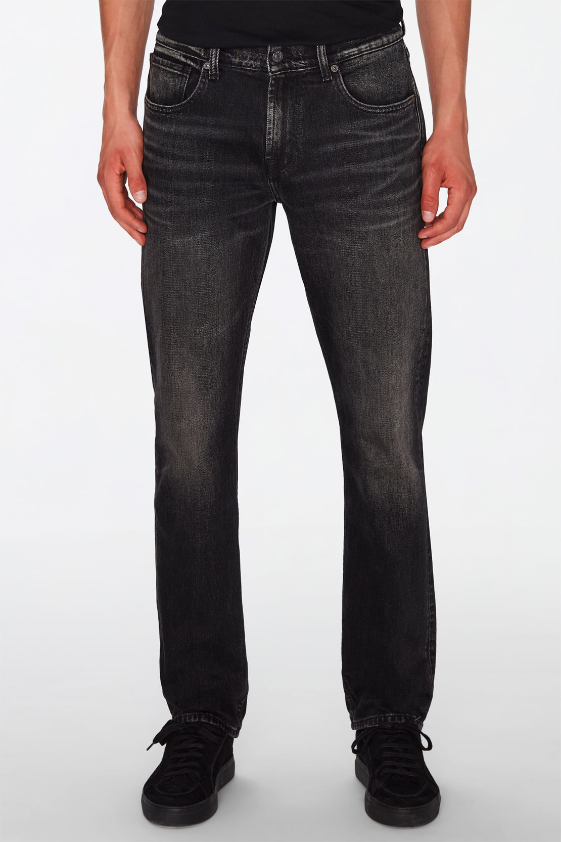 THE STRAIGHT THUNDER