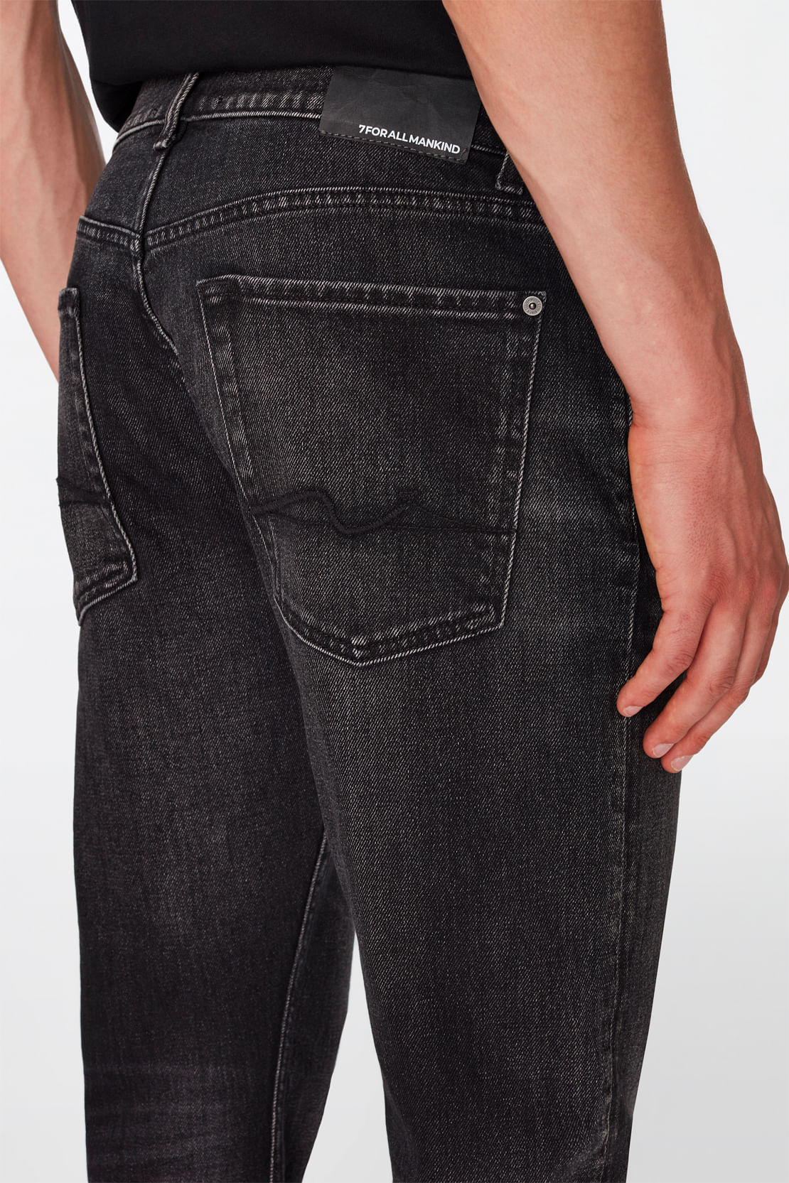 THE STRAIGHT THUNDER